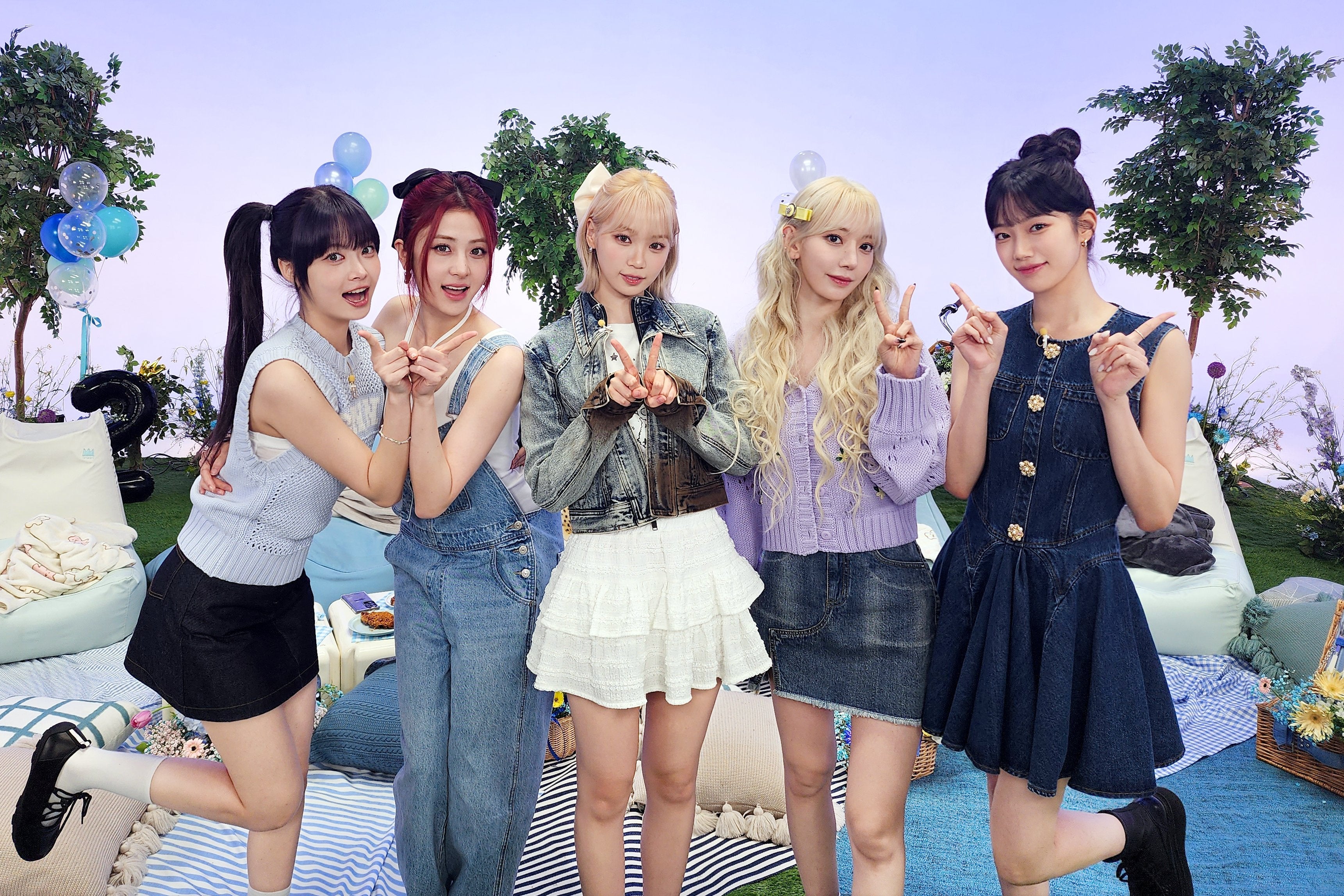 Mini Poster lesserafim – HB Manga Kissa